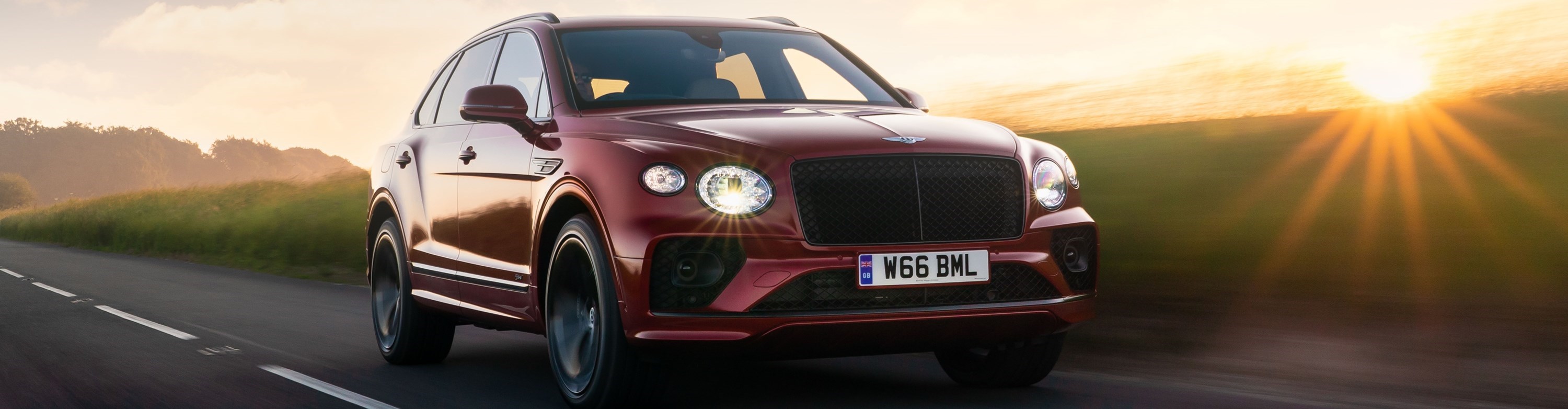 BENTLEY NEWSROOM : BENTAYGA HYBRID DRAGON RED